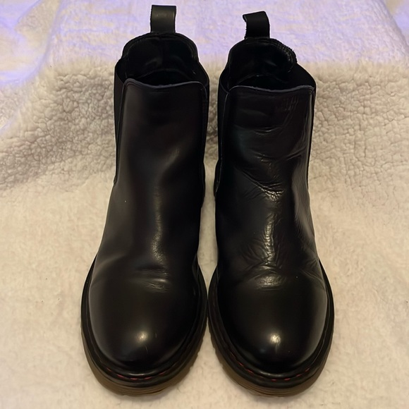 Avellini | Shoes | Avellini Eu38 Us 75 Chelsea Bootsbooties Black Heal ...